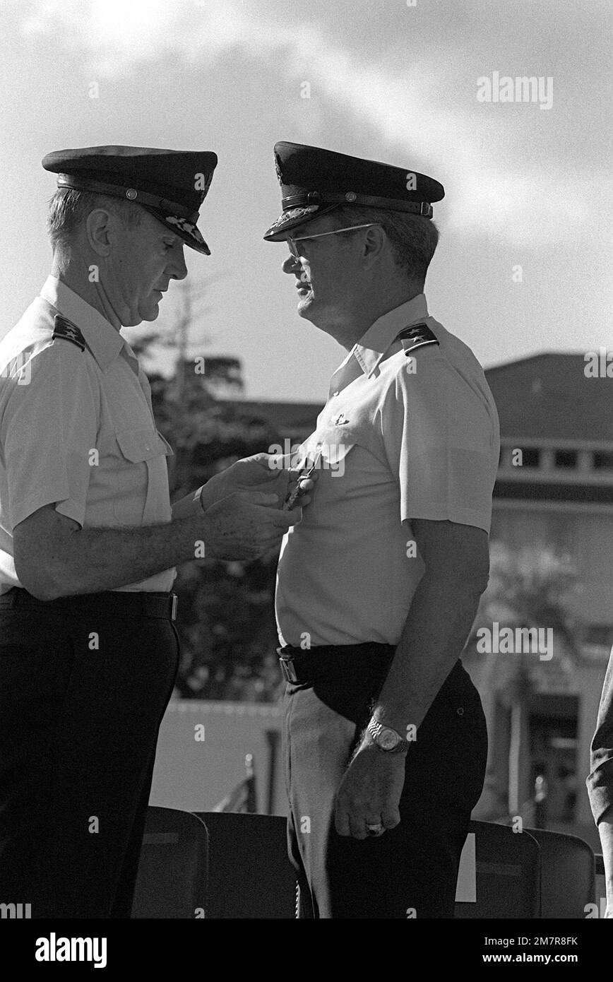 FORZA aerea STATUNITENSE (USAF) tenente generale (LGEN) James D. Hughes ...