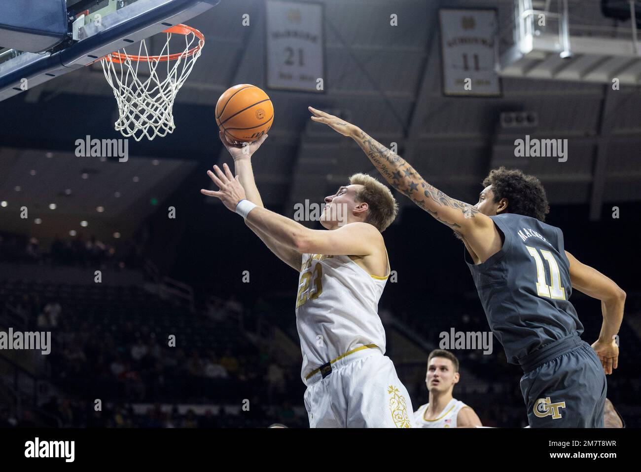 Indiana. USA, 10 gennaio 2023: La guardia di Notre Dame Dane Goodwin ...