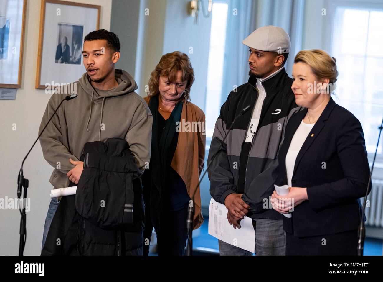 Berlino, Germania. 11th Jan, 2023. Philipp Jose Richter (l-r), Gangway ...