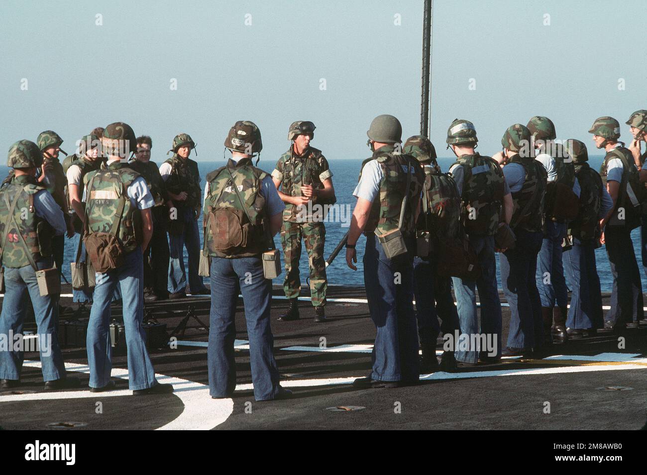 Uss raleigh immagini e fotografie stock ad alta risoluzione - Alamy