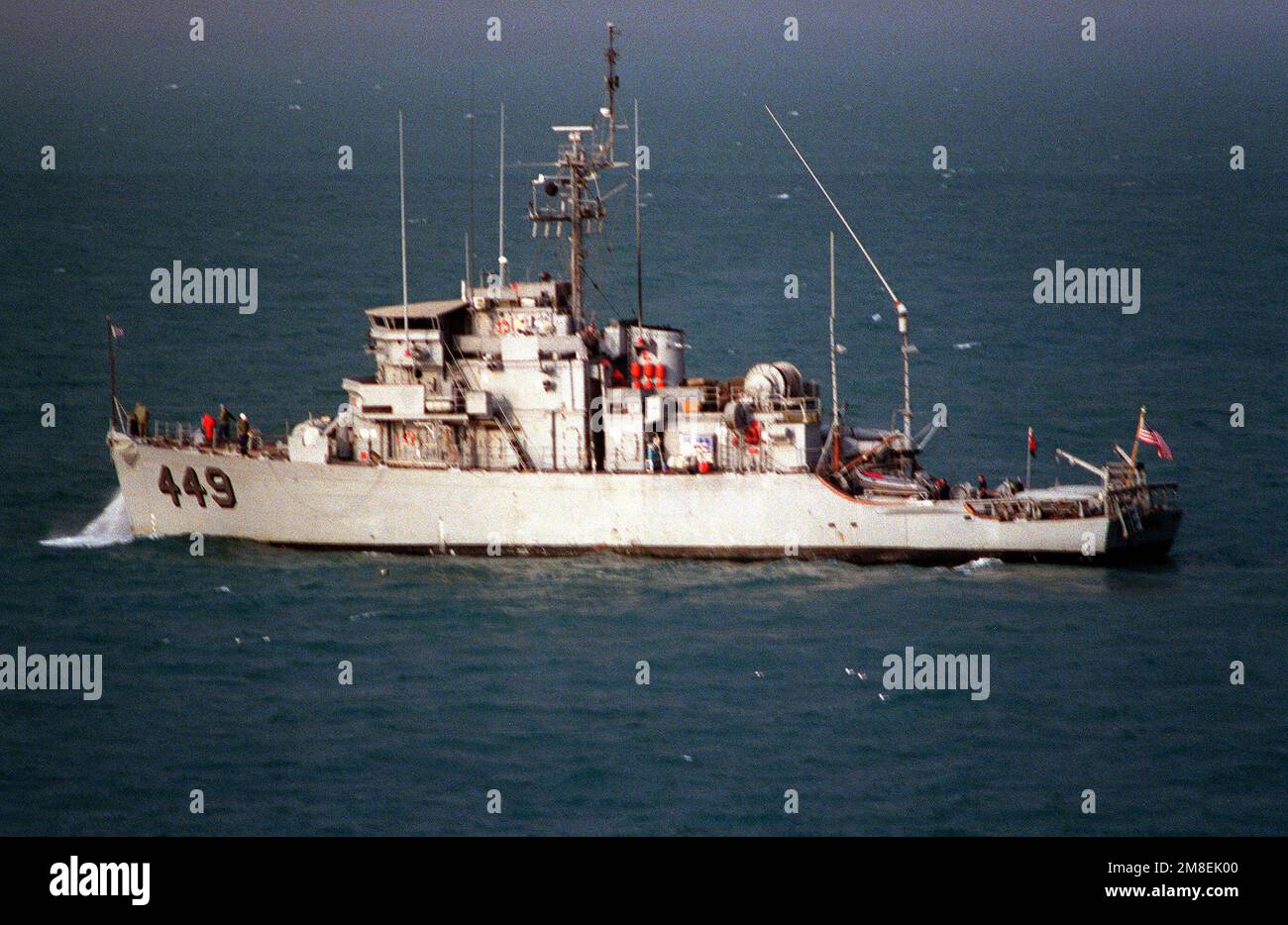 Una vista del fascio del porto del minisweeper dell'oceano USS IMPERVIO ...