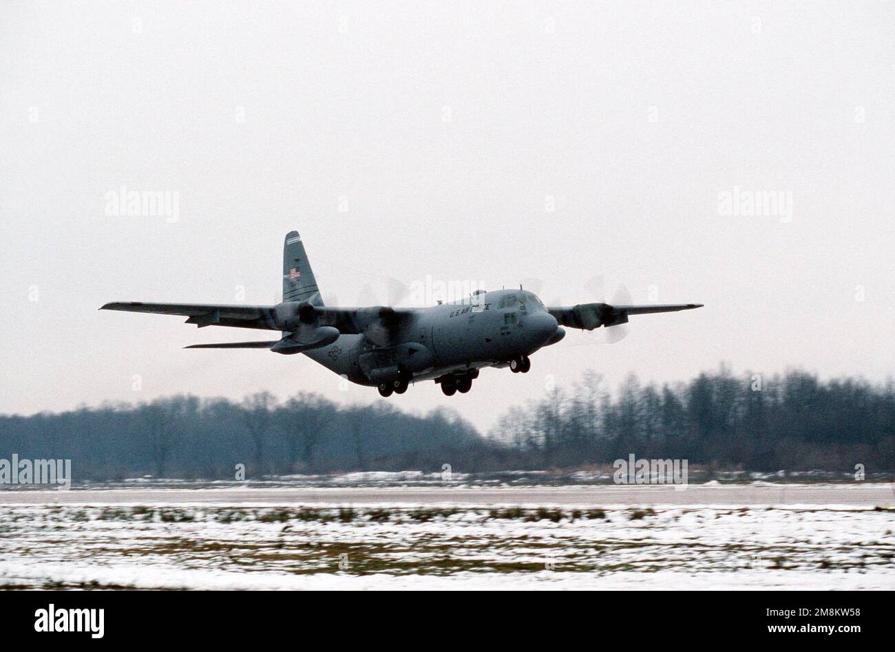 Motore acceso scarico immagini e fotografie stock ad alta risoluzione ...