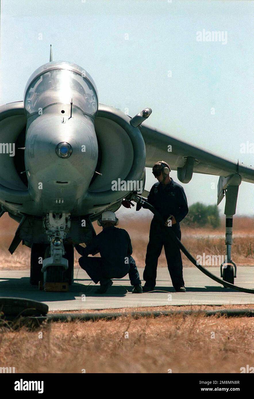 970629-M-9816M-004. [Completa] Didascalia scena: Due Marines della ...