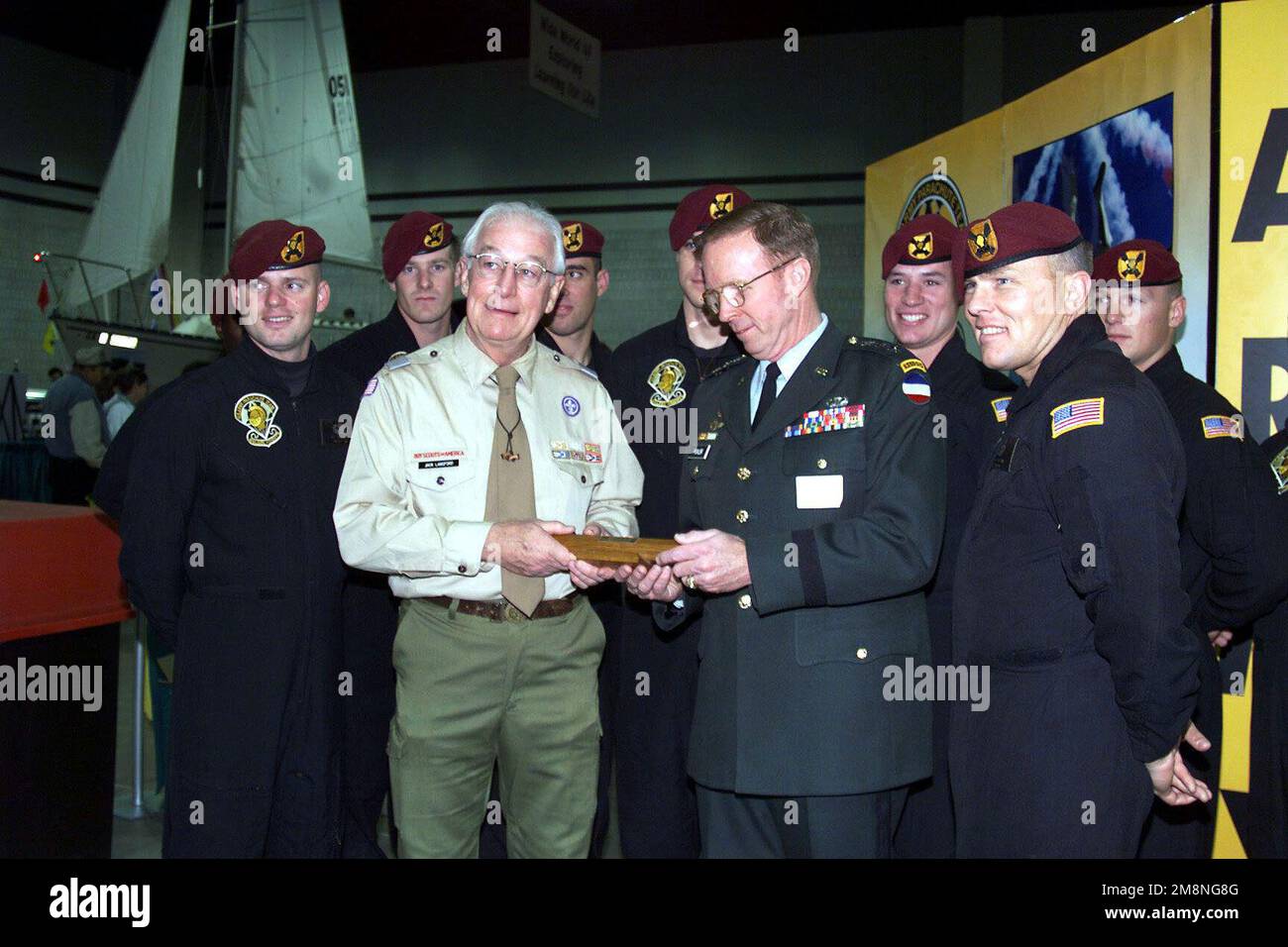 Il tenente generale dell'esercito DEGLI STATI UNITI John M. Pickler (in ...