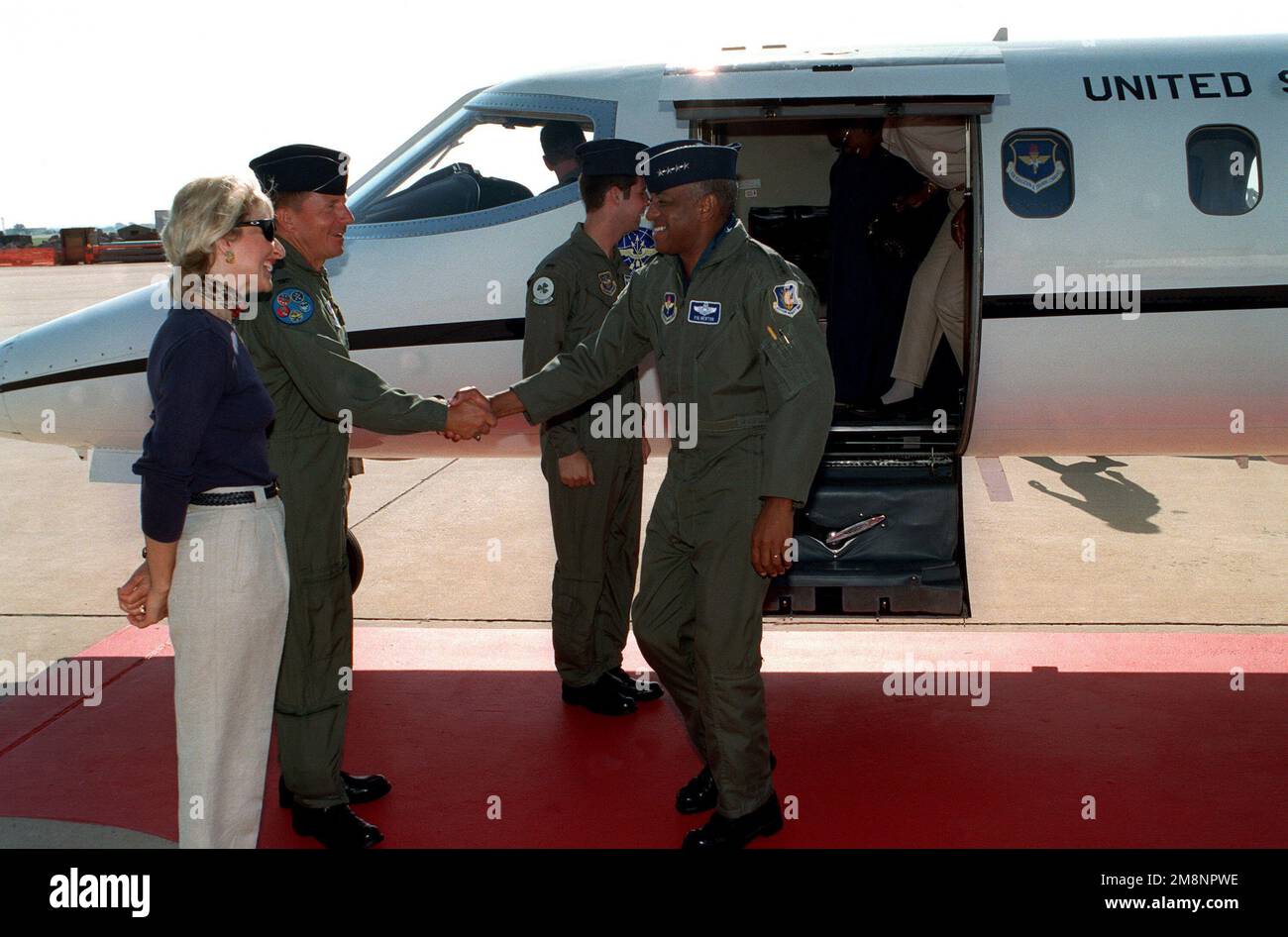 Profilo a sinistra ripresa media del generale USAF Lloyd W. 'Fig ...