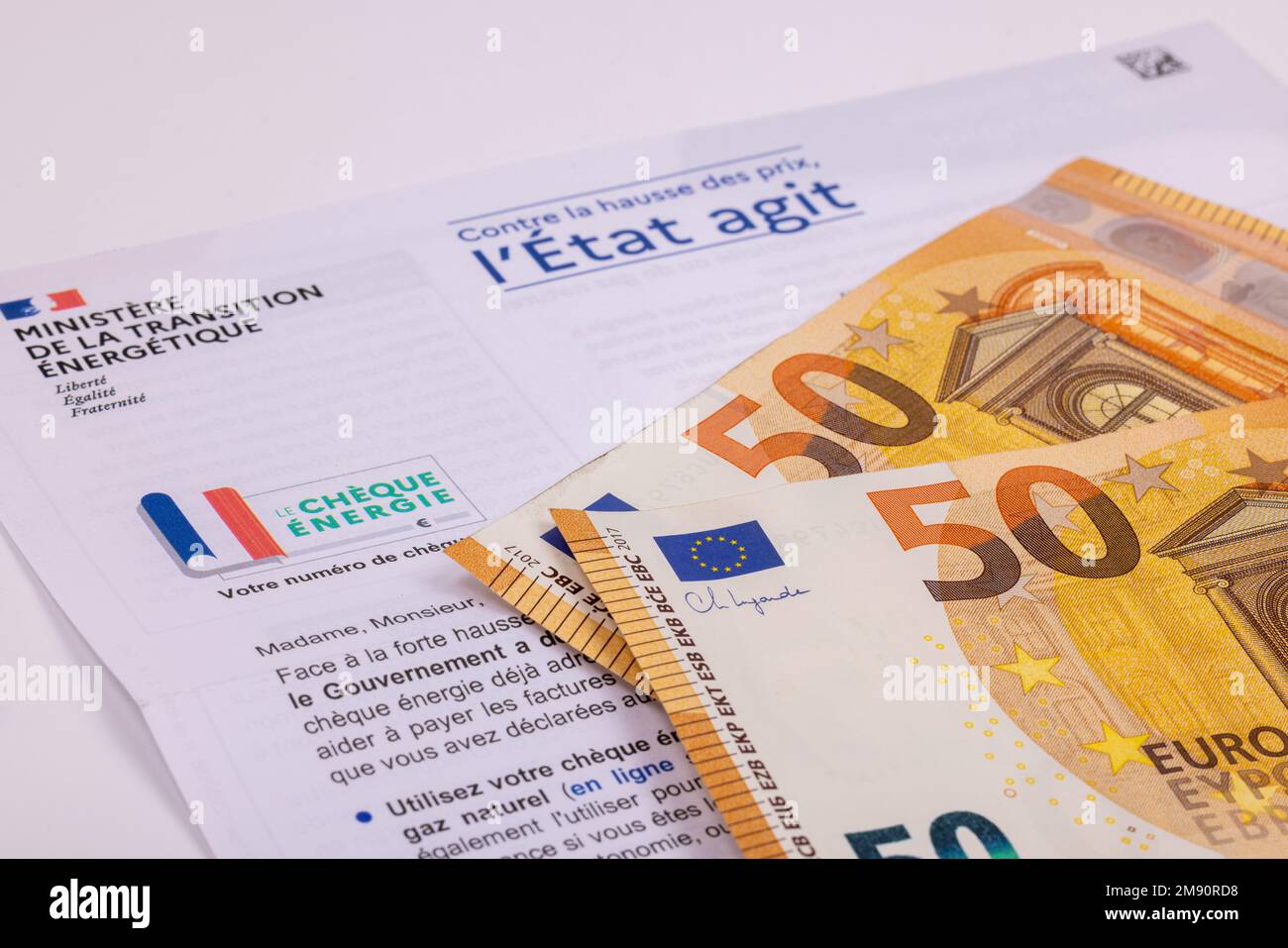 Parigi, Francia - 16 gennaio 2023 : la verifica energetica per le ...