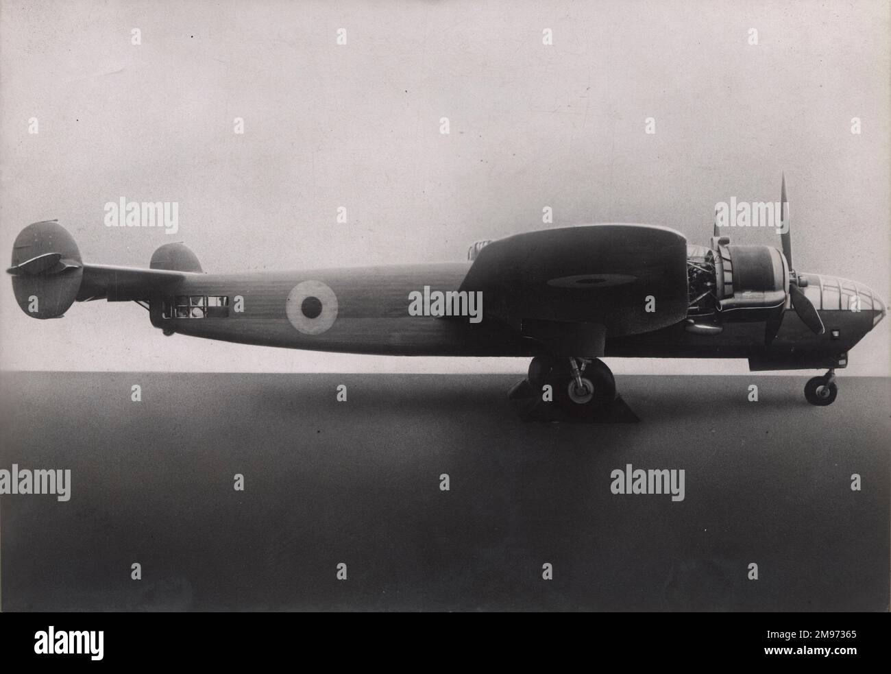 Armstrong whitworth albemarle immagini e fotografie stock ad alta ...