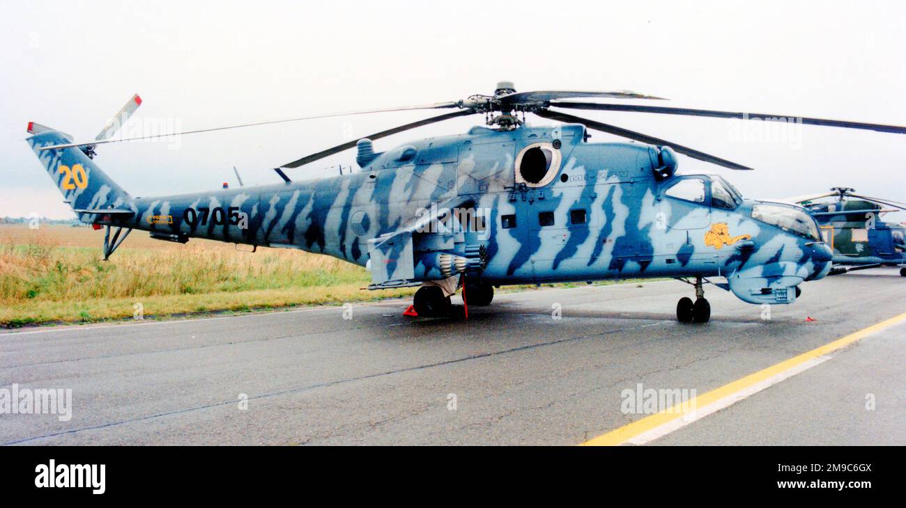 Vzdusne sily ACR - MIL mi-24V 0705 (msn 730705), di 331 Squadron al RAF ...