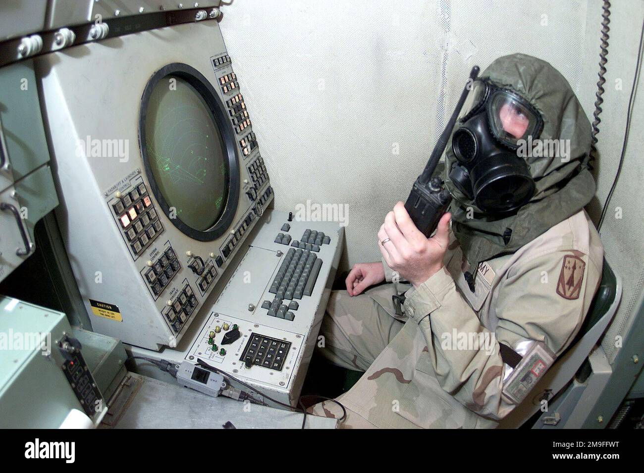 Sullivan, Tactical Control Officer, Delta Battery Task Force, comunica ...