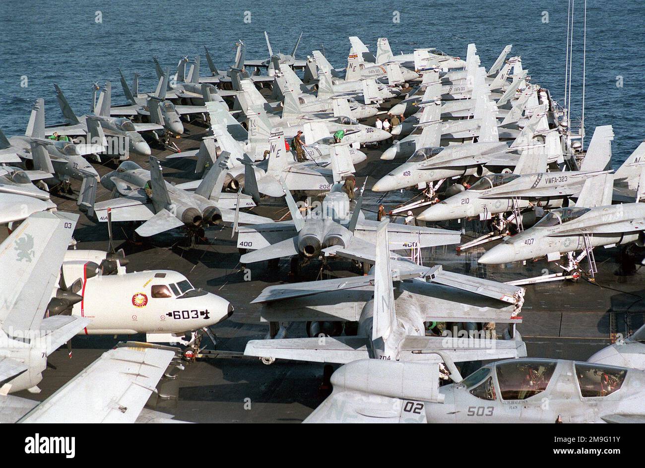 Uss constellation cv 64 immagini e fotografie stock ad alta risoluzione ...