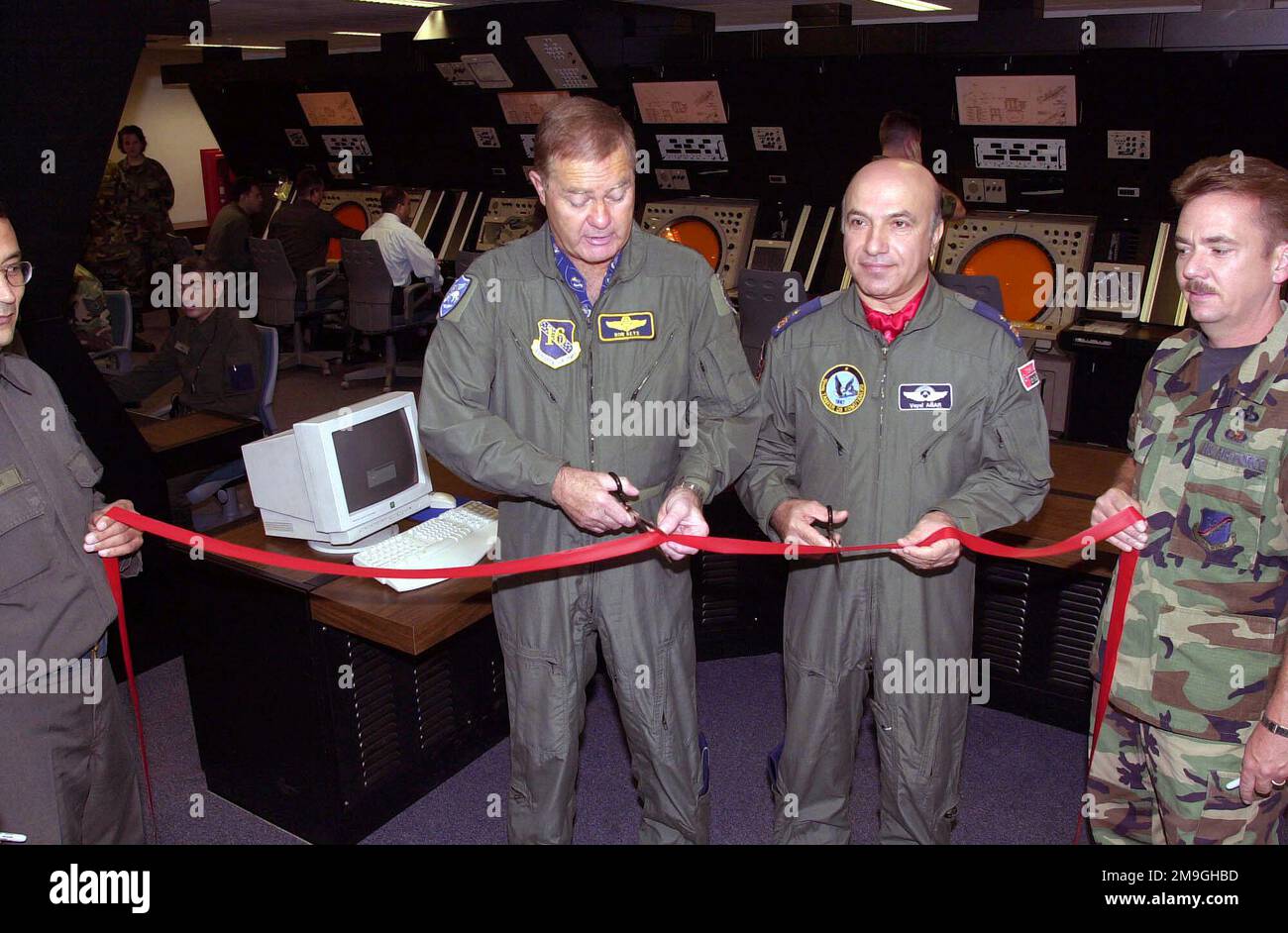 CAPO Fevzi Uyar, (all'estrema sinistra) Turco Air Force CHIEF RAPCON ...