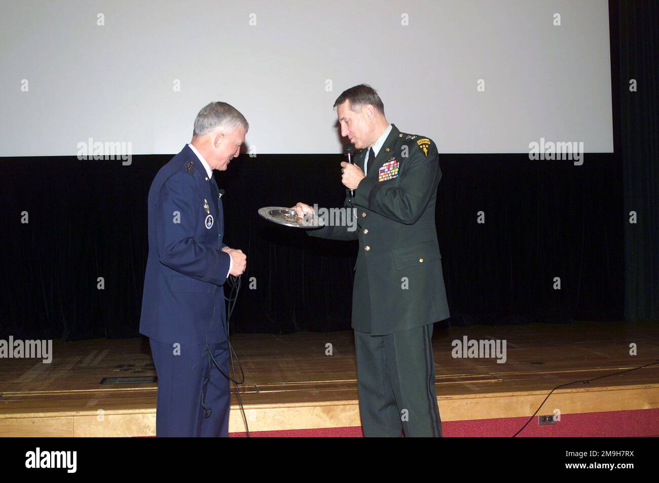 Gen ralph e eberhart immagini e fotografie stock ad alta risoluzione ...