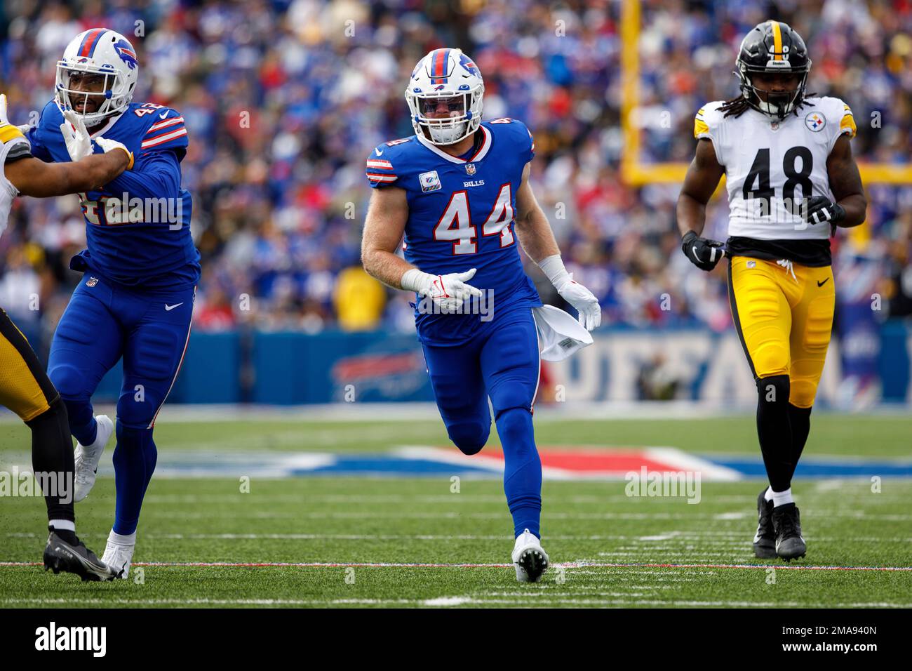 Buffalo Bills linebacker Tyler Matakevich (44) covers a kick during an ...
