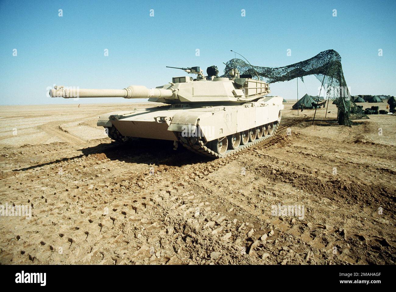 La rete mimetica è collegata a un carro armato principale di Abrams M ...