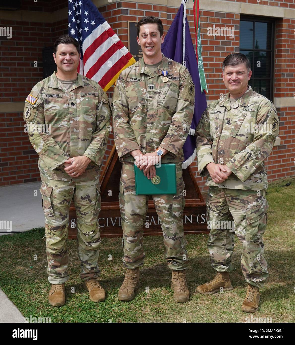 Il capitano Daniel o’Donohue del Battaglione Affari civili del 98th (SO ...