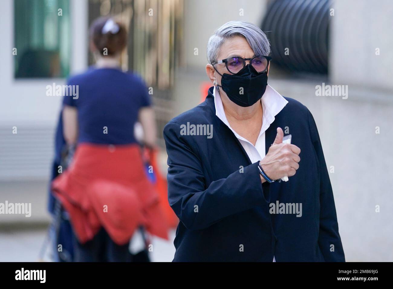 Ghislaine Maxwell's attorney Bobbi Sternheim arrives at federal court ...
