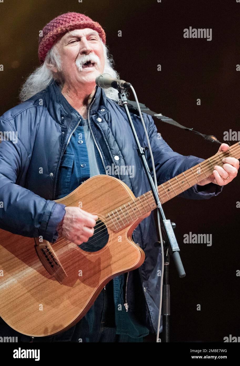 Chitarra david crosby immagini e fotografie stock ad alta risoluzione ...