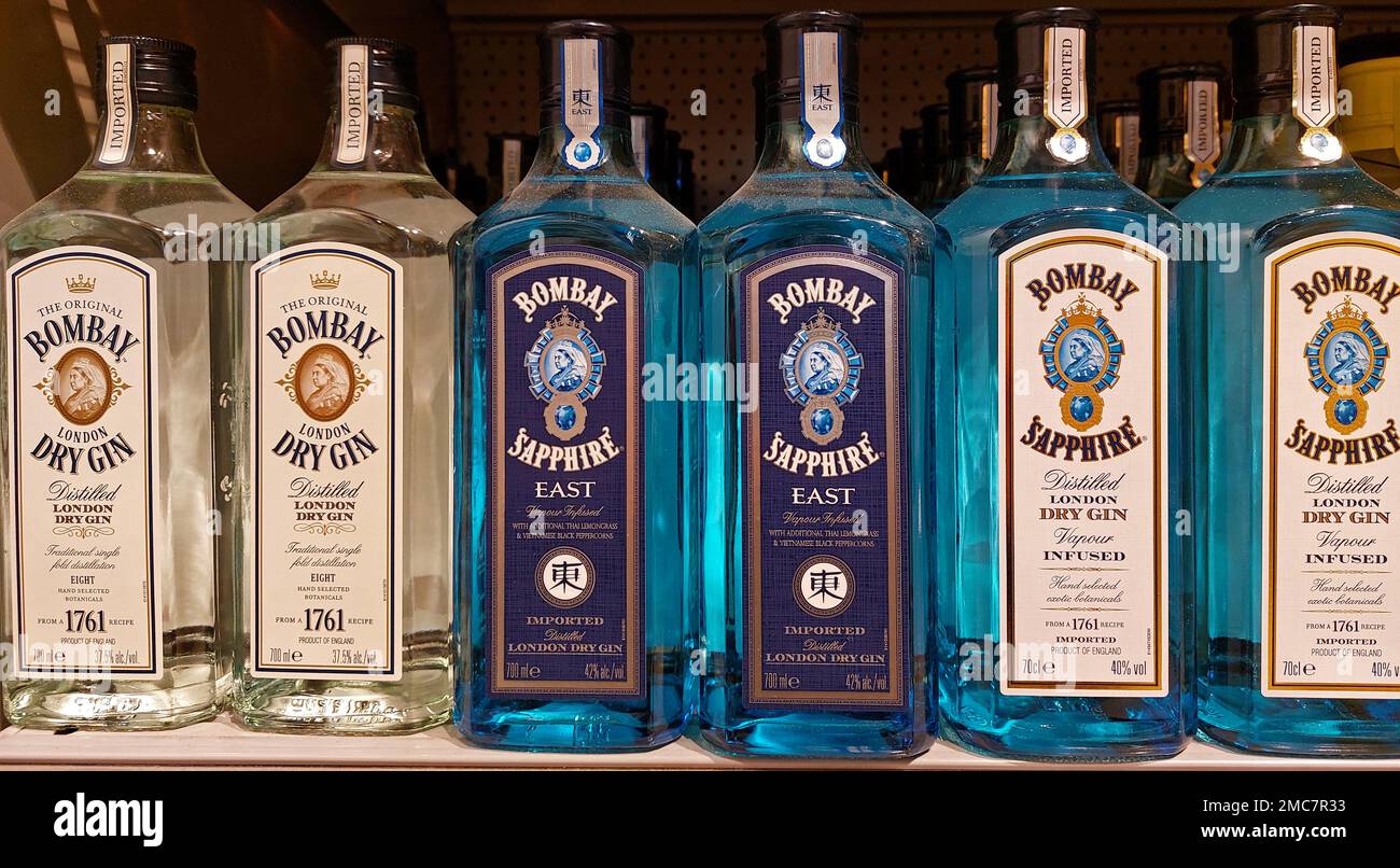 Bombay sapphire distillery immagini e fotografie stock ad alta ...