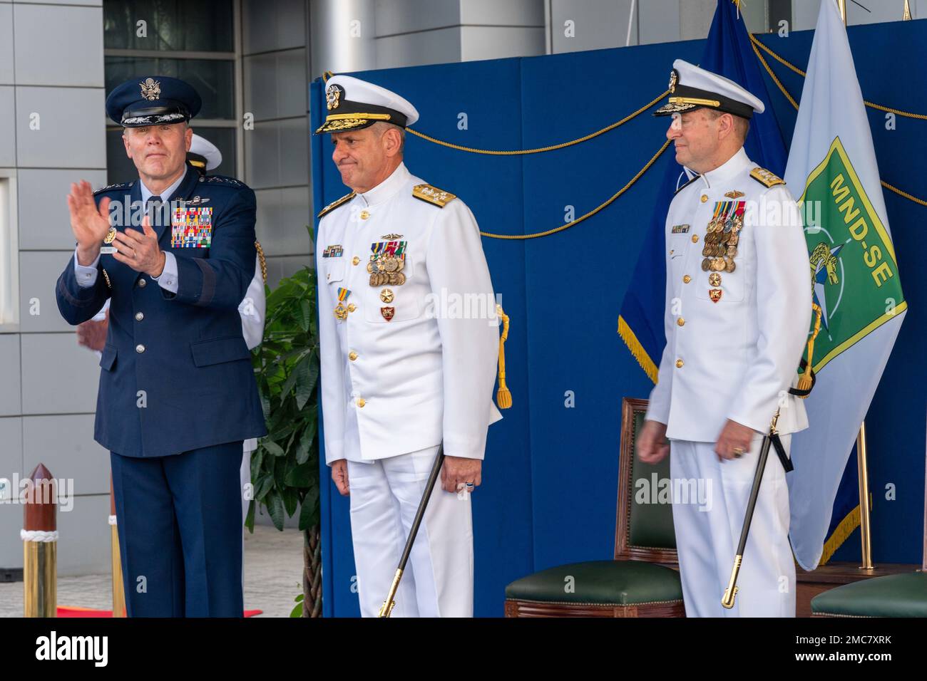 LAGO PATRIA, Italia - la cerimonia del cambio di comando del comando ...