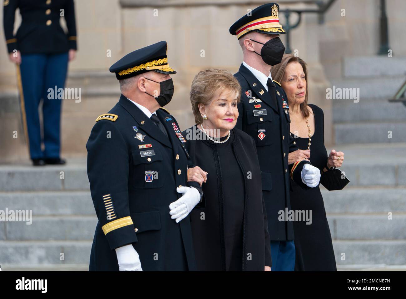 Former Sen. Elizabeth Dole, second from left, wife of former Sen. Bob ...