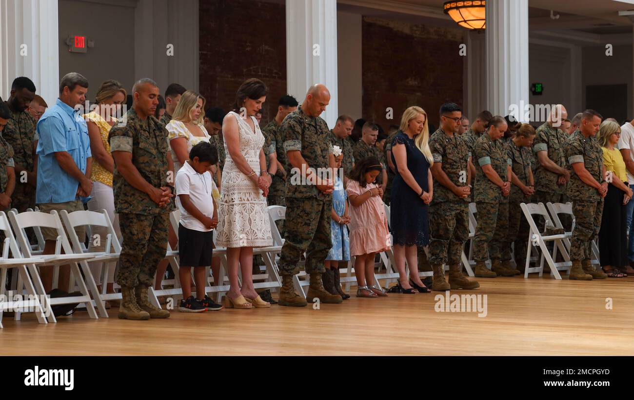 Il col. Nathan P. Bastar cede il comando del quartier generale e del ...