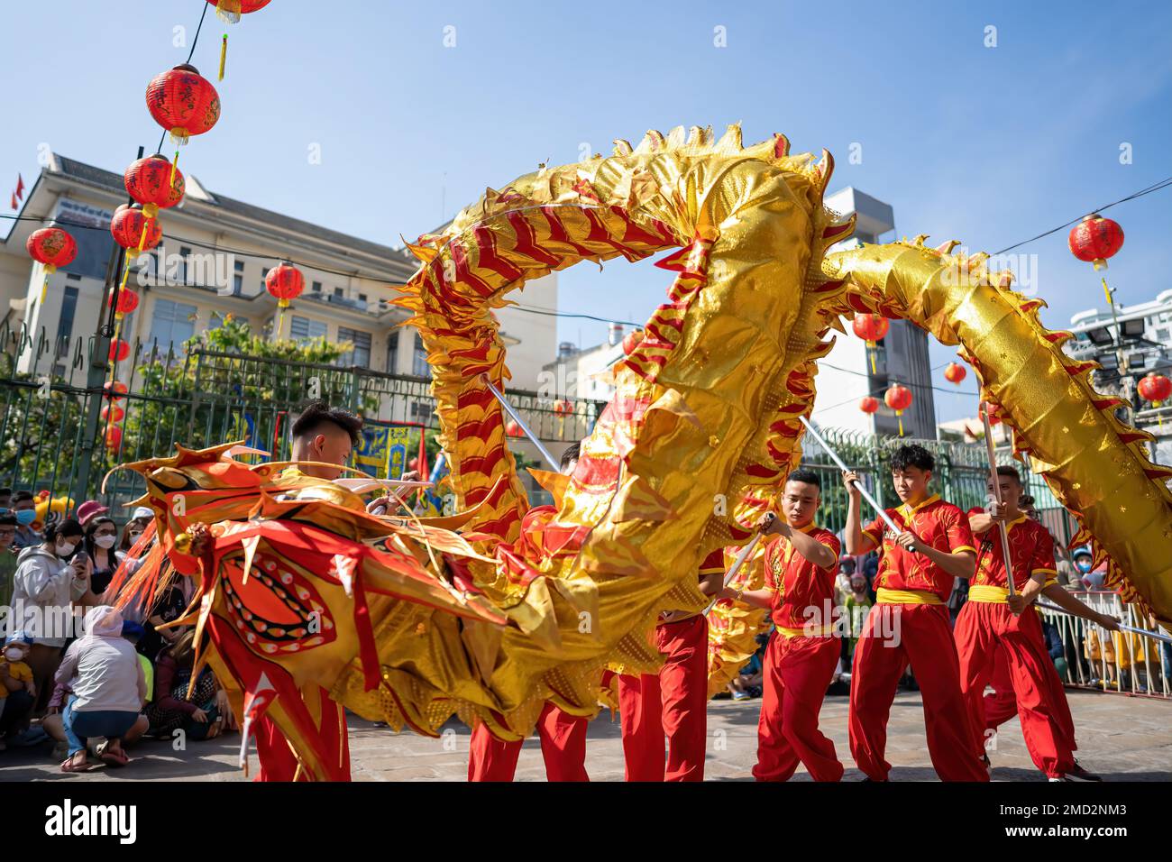 Ho Chi Minh City, Vietnam - 21 Gen 2023: Spettacolo di danza del drago ...
