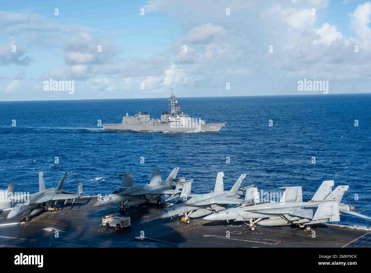 220816-N-UF592-1001 MARE DELLE FILIPPINE (AGO. 16, 2022) la JS Ohnami ...