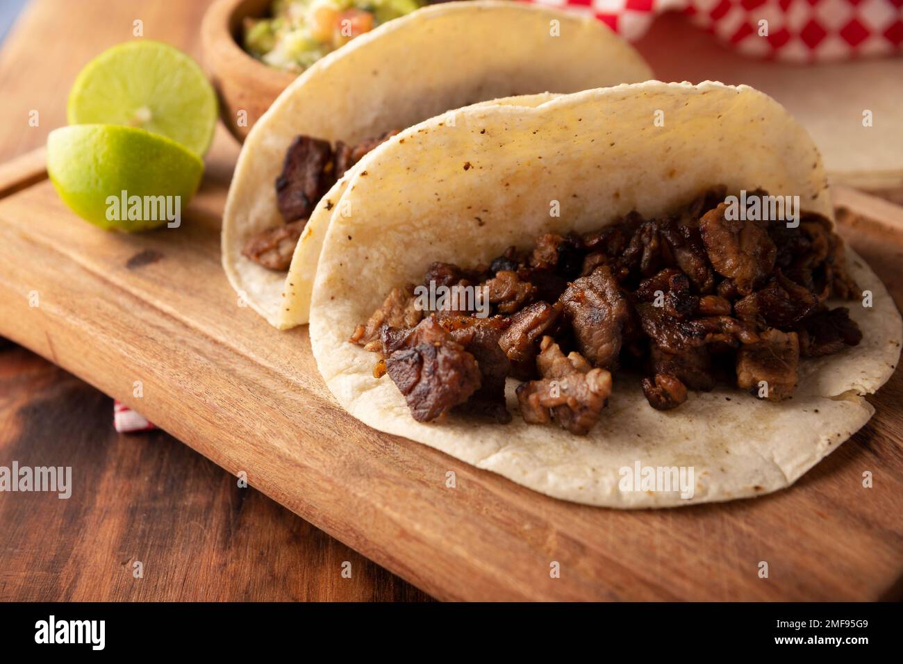 Tacos di bistecca bistec immagini e fotografie stock ad alta ...