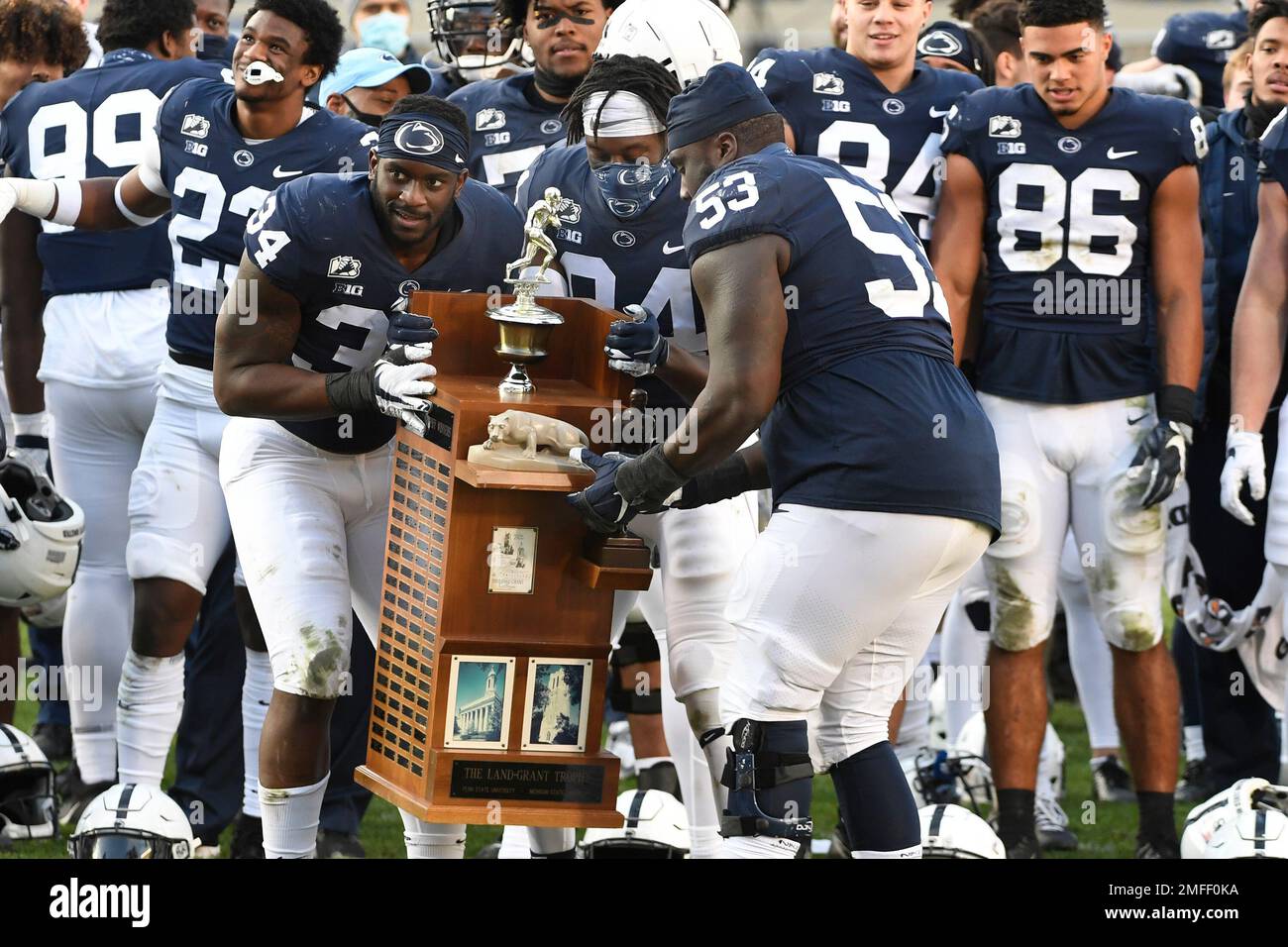 Penn State players Shane Simmons (34) and Rasheed Walker (53) pose with ...