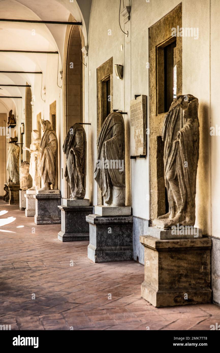 Galleria di statue colossali, Museo Archeologico Regionale Antonino ...