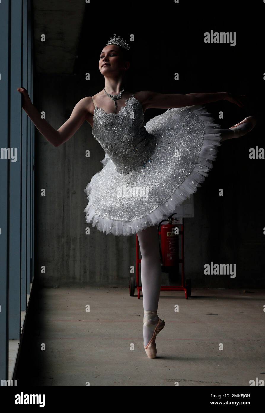 Ballet dancer Erin King of Ballet Central poses for photos as building ...