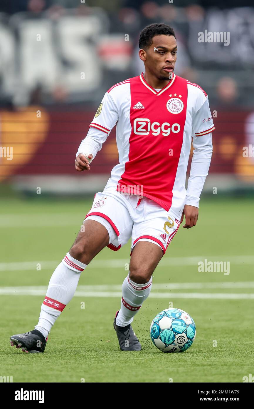 ROTTERDAM, PAESI BASSI - GENNAIO 29: Jurrien Timber of Ajax controllerà ...