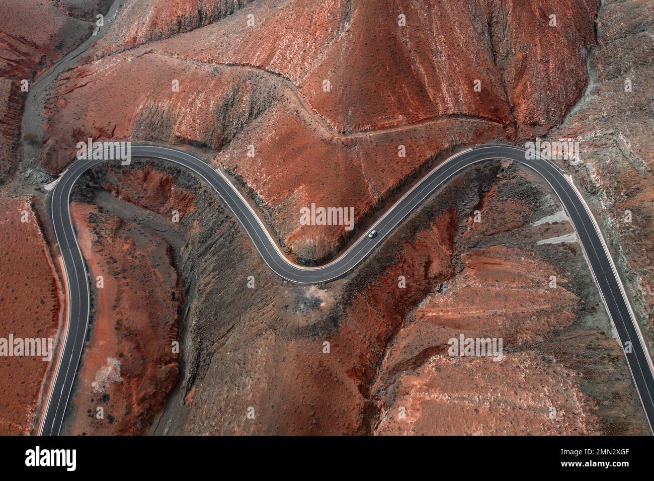 Forme su strada immagini e fotografie stock ad alta risoluzione - Alamy