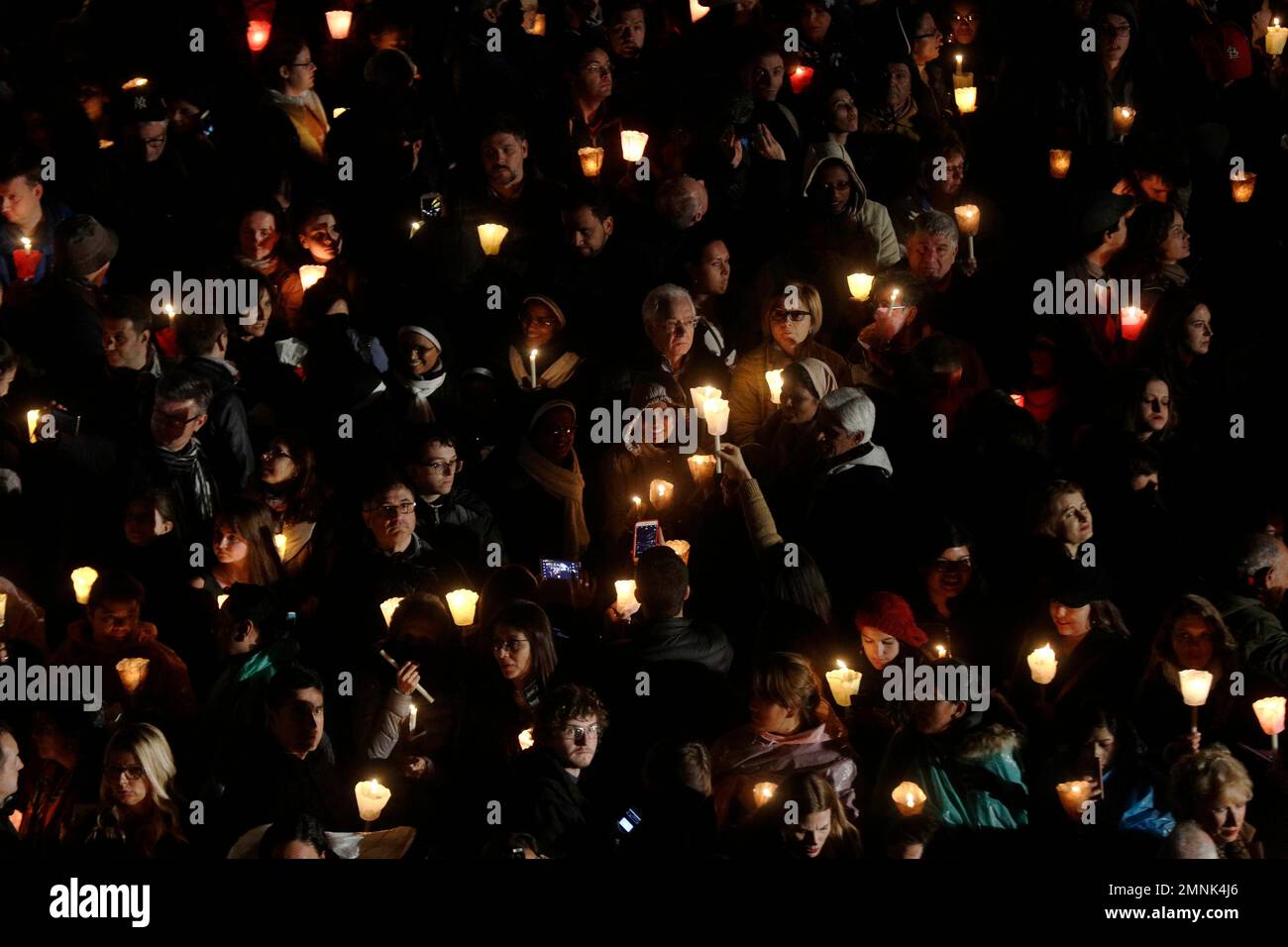 People wait for Pope Francis arrival for the Via Crucis (Way of the ...