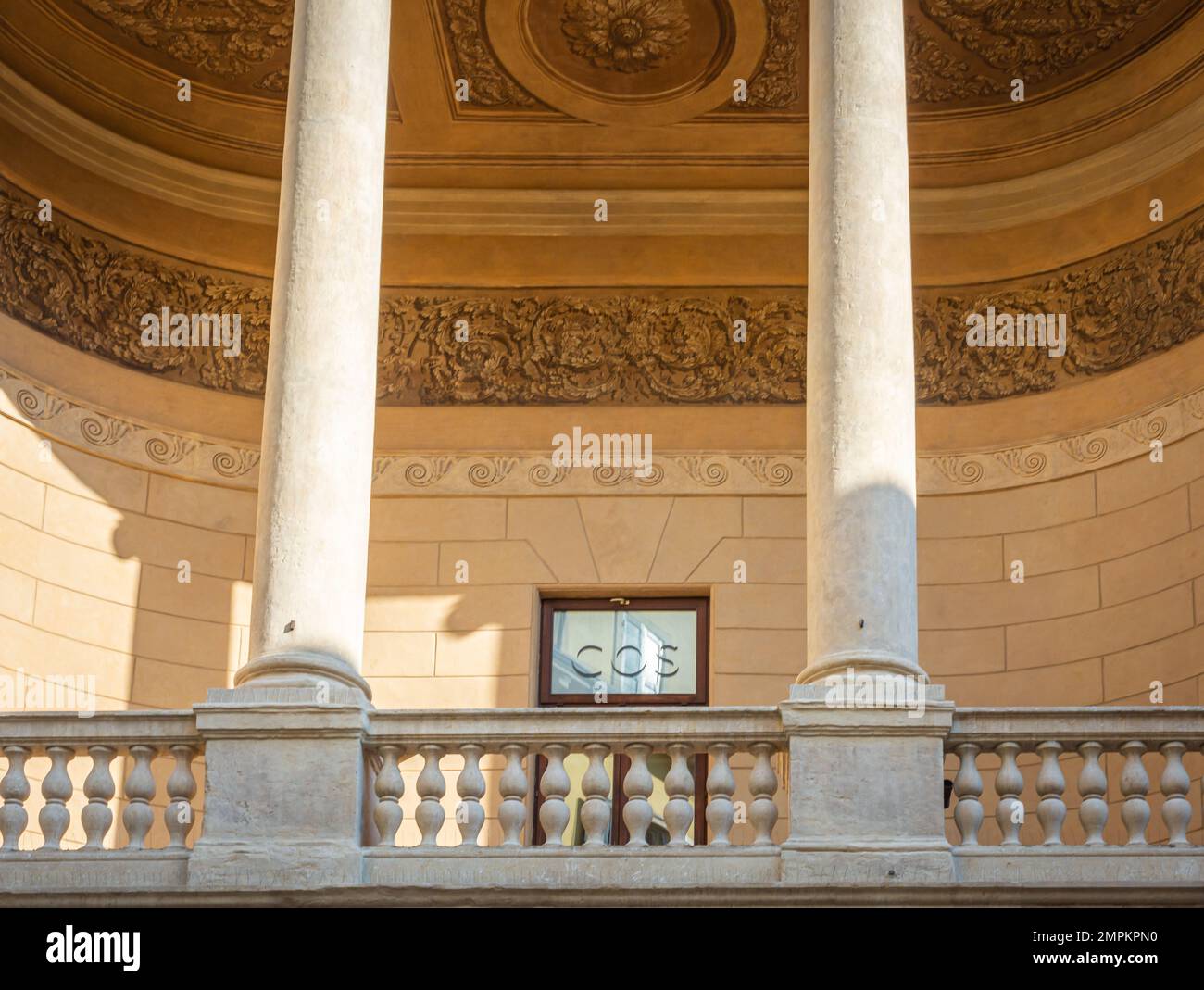 Neoclassical style palace immagini e fotografie stock ad alta ...