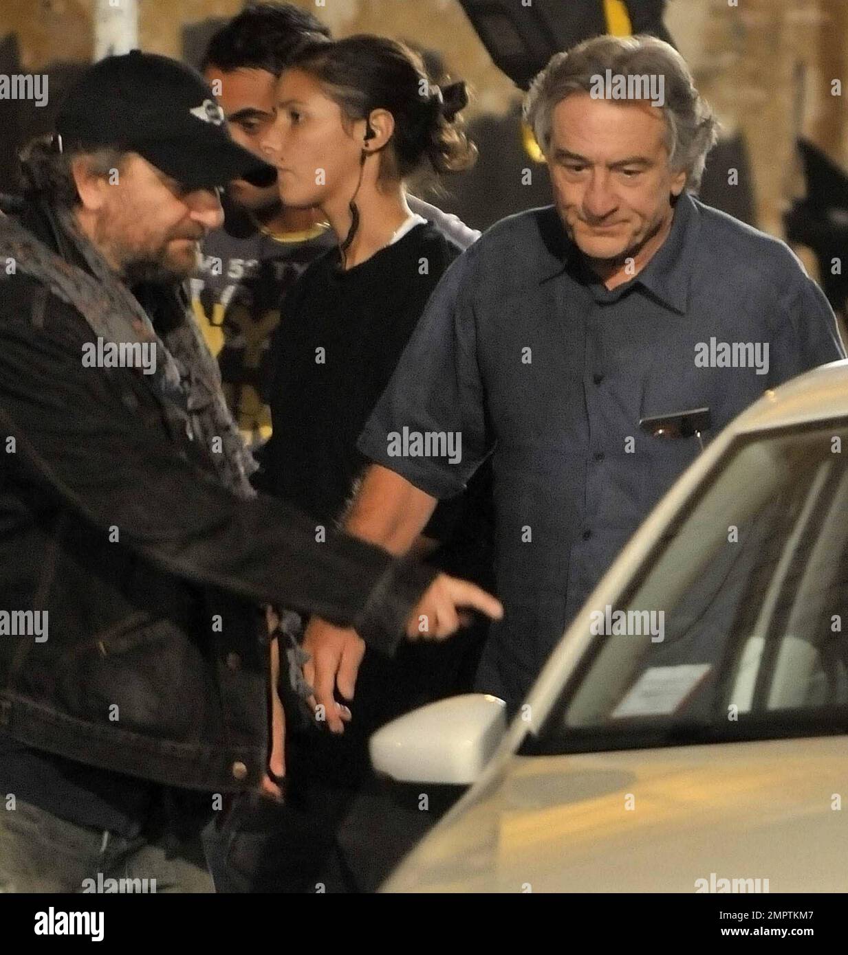 L'attore americano Robert De Niro filma una scena notturna con la bella ...