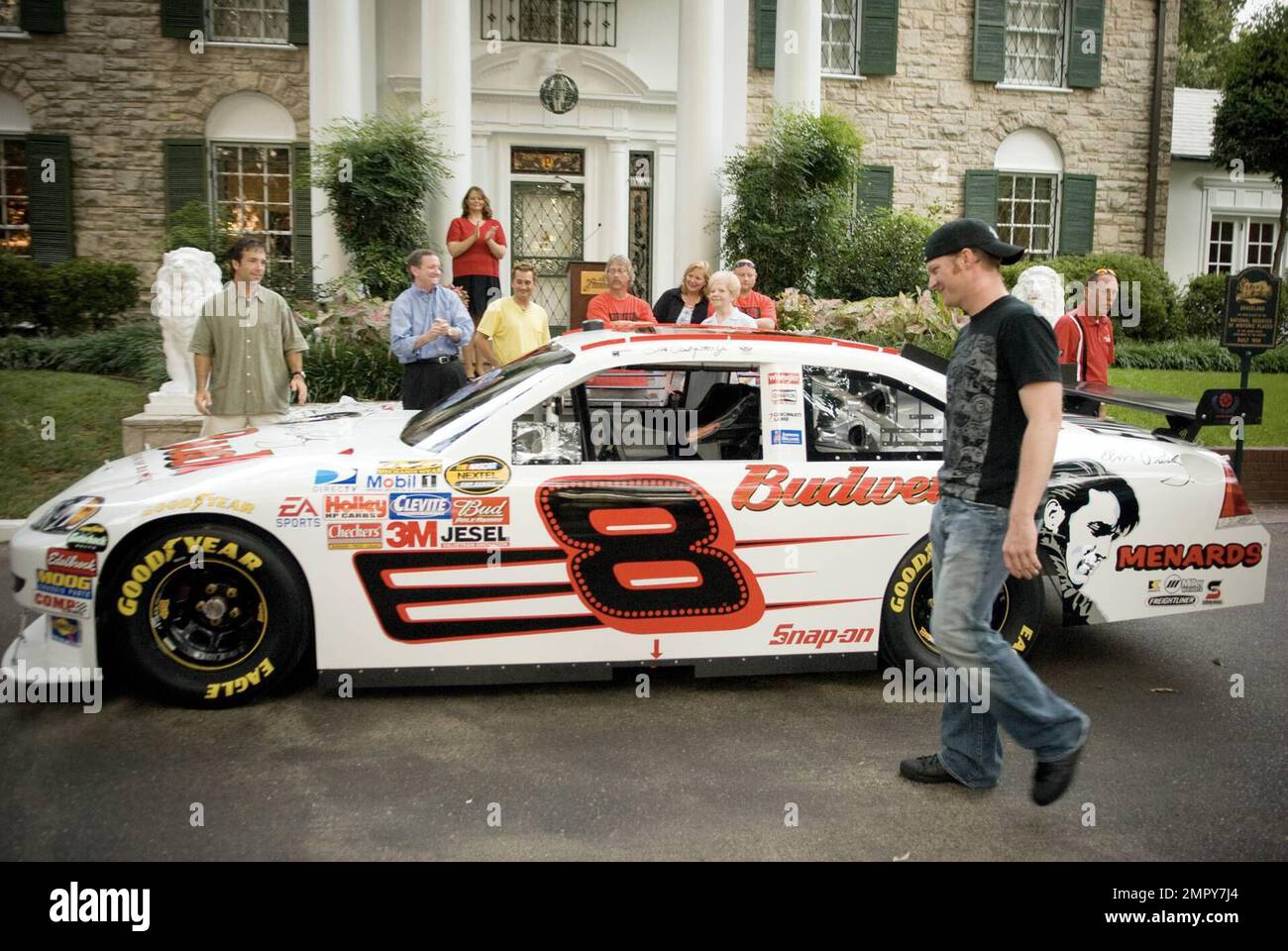 Dale Earnhardt Jr., insieme a sua madre e sua nonna, apre gli eventi ...