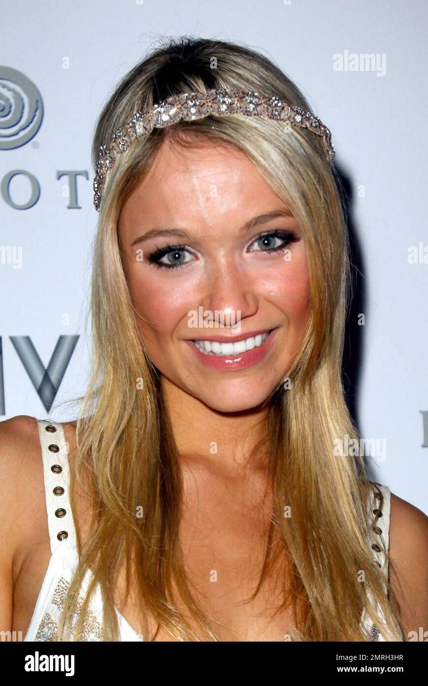 La star del '30 Rock' Katrina Bowden arriva al nightclub LIV al ...