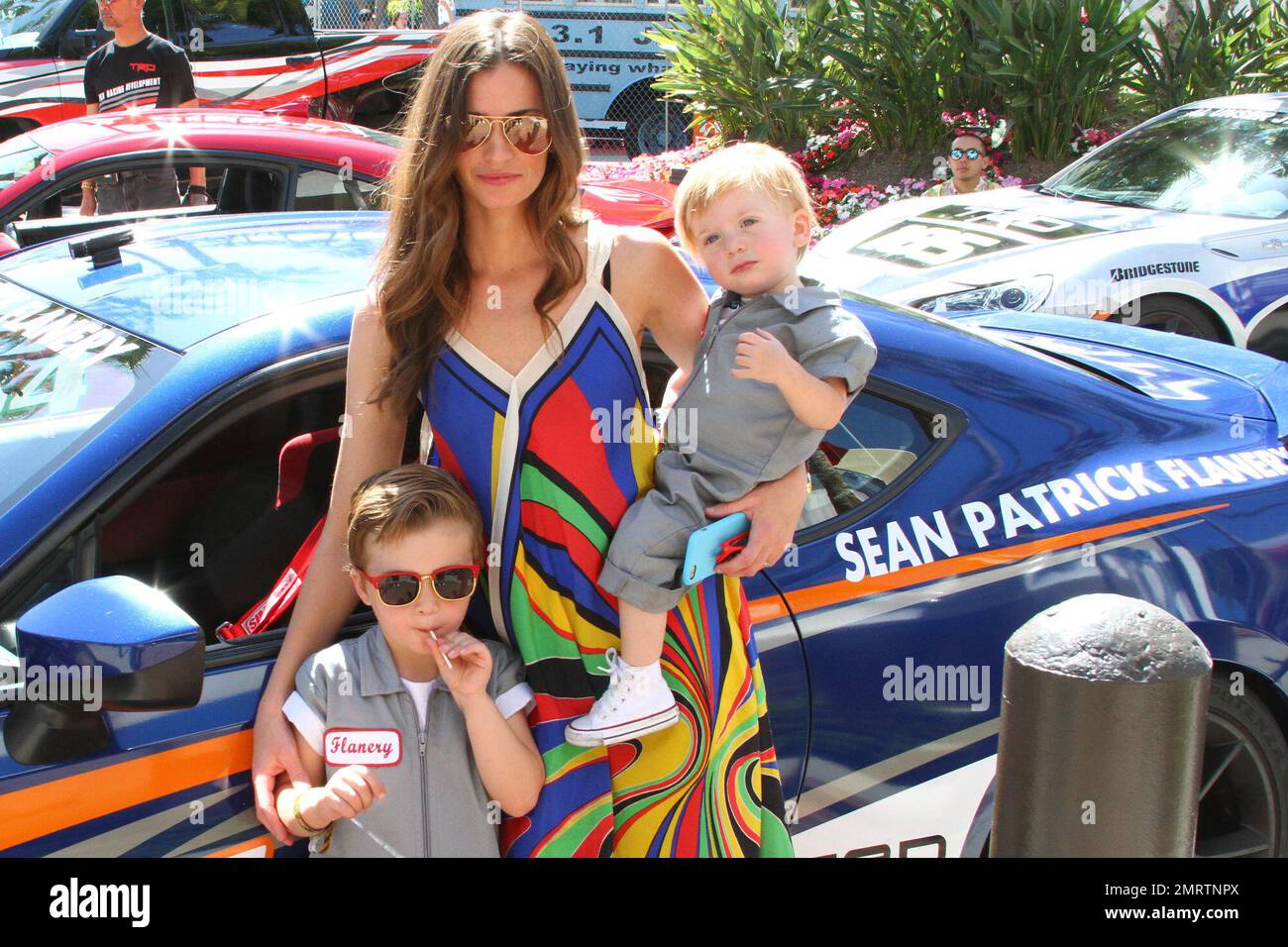 La moglie di Sean Patrick Flanery, Lauren Michelle Hill, e i loro figli ...