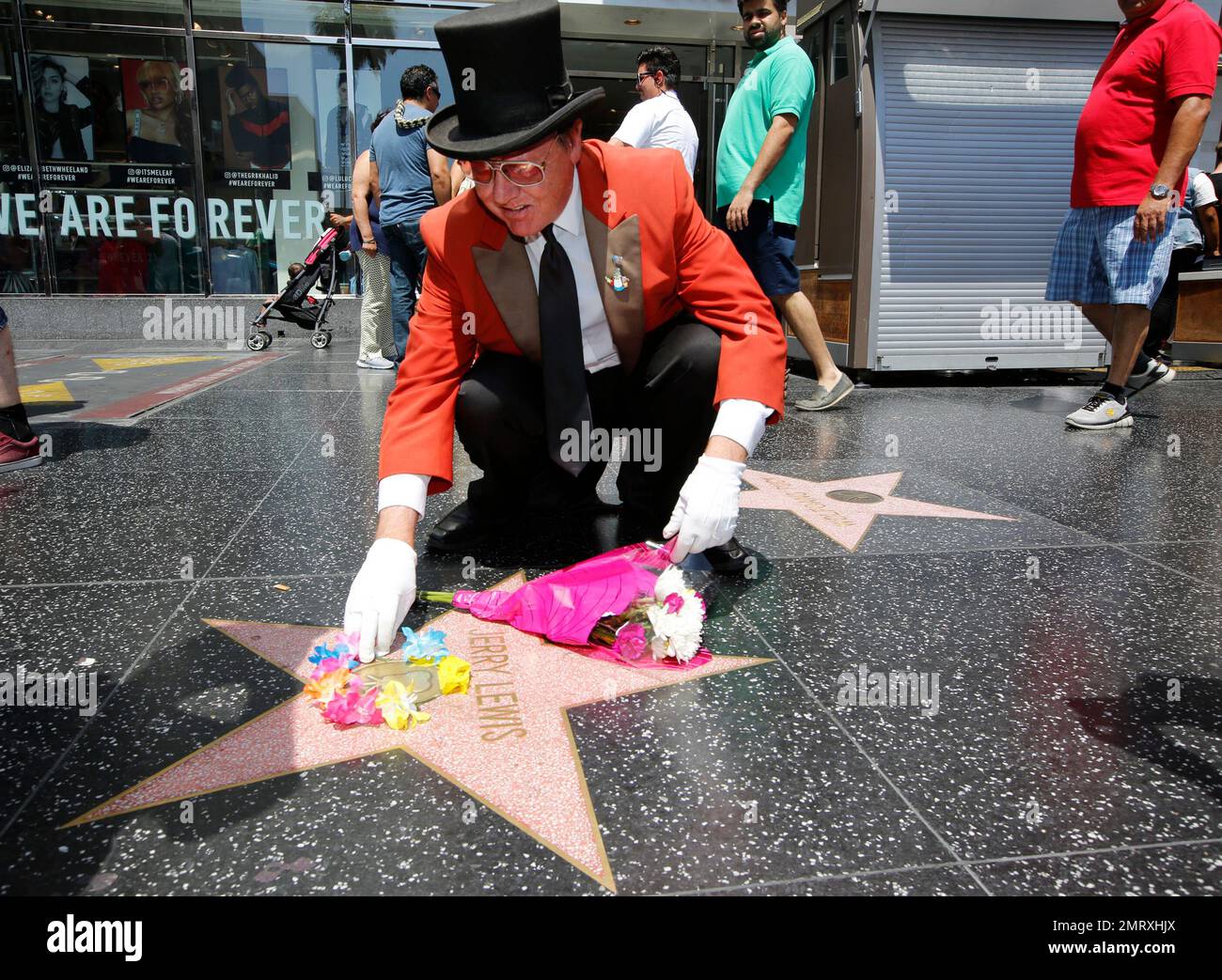 Gregg Donovan, who calls himself the unofficial ambassador of Hollywood ...