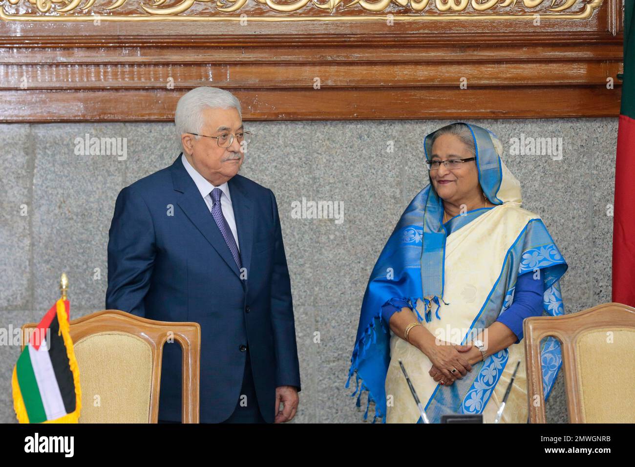 Palestinian President Mahmoud Abbas, left, and Bangladesh Prime ...