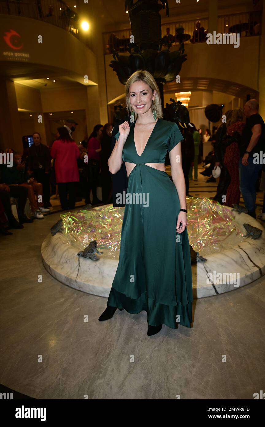 Caroline Dittmann bei der Anja Gockel Fashion Show 'sense' auf der ...