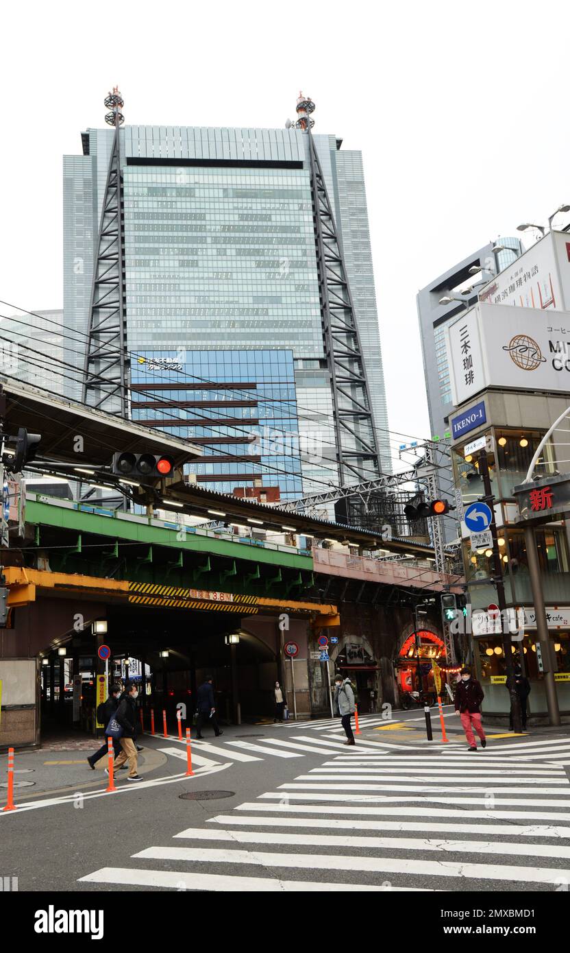 Shimbashi station immagini e fotografie stock ad alta risoluzione - Alamy