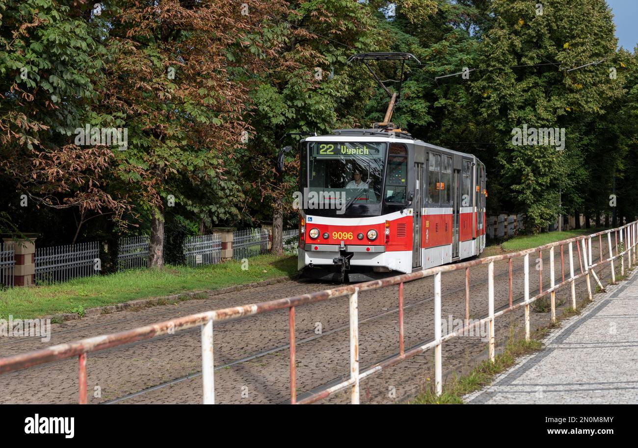 Nuovo treno tramviario immagini e fotografie stock ad alta risoluzione ...