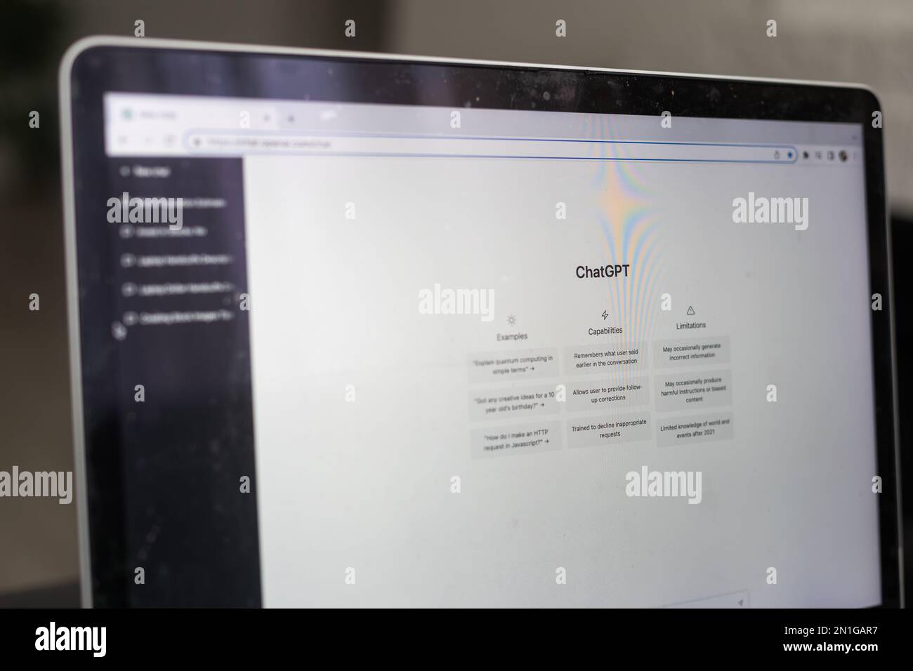 Schermata di ChatGPT chat bot visualizzata sullo schermo di smartphone ...