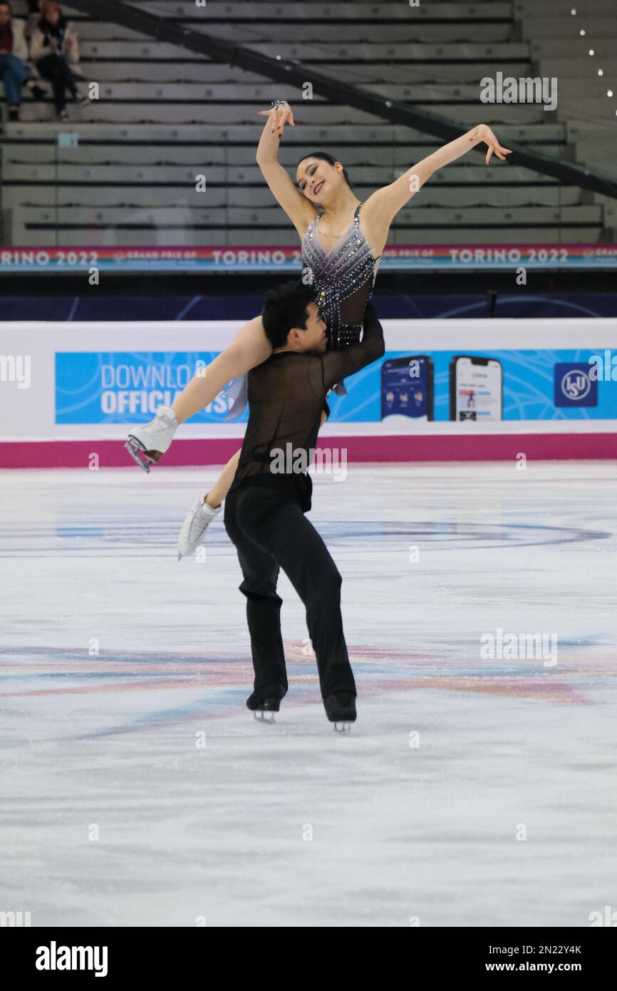 Hannah Lim e Ye Quan (KOR) si esibiscono durante la Junior Ice Dance ...
