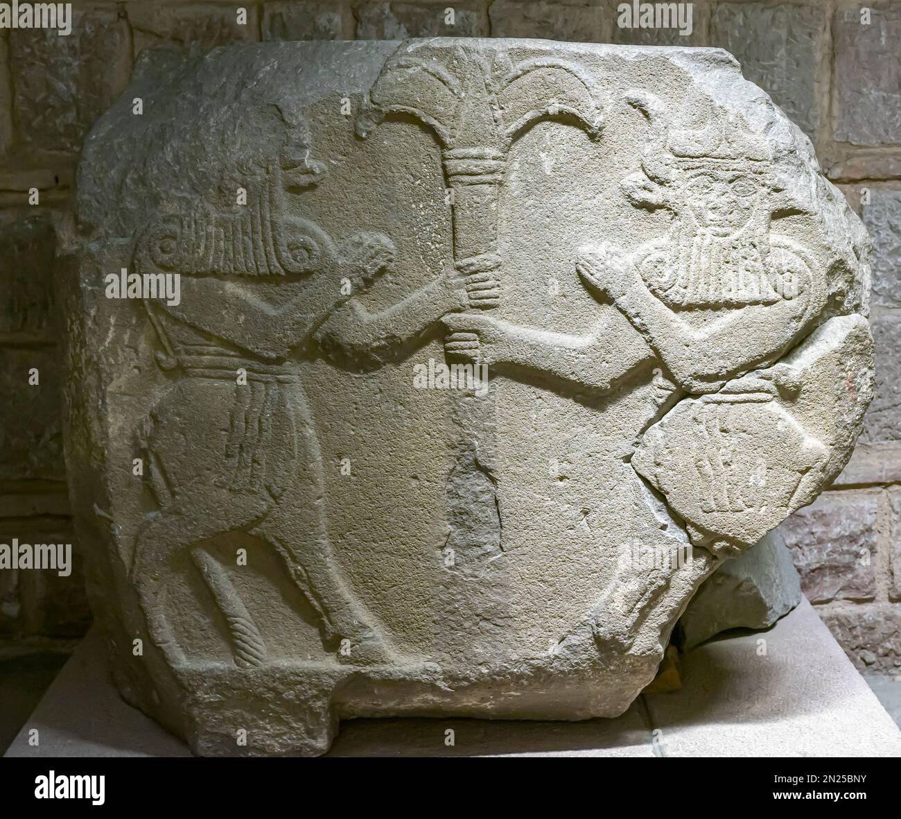 Antichi uomini toro raffigurati immagini e fotografie stock ad alta ...