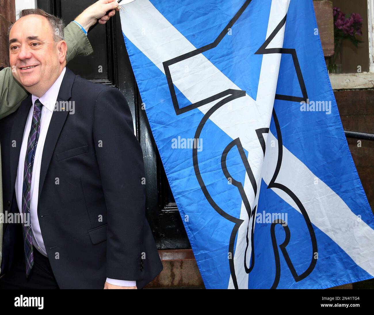 Scotland's First Minister Alex Salmond poses for photographs with Yes ...