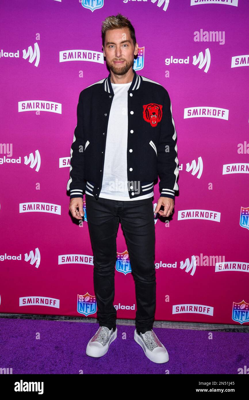 Lance Bass posa per le foto sul tappeto rosso al Super Bowl LVII: A ...