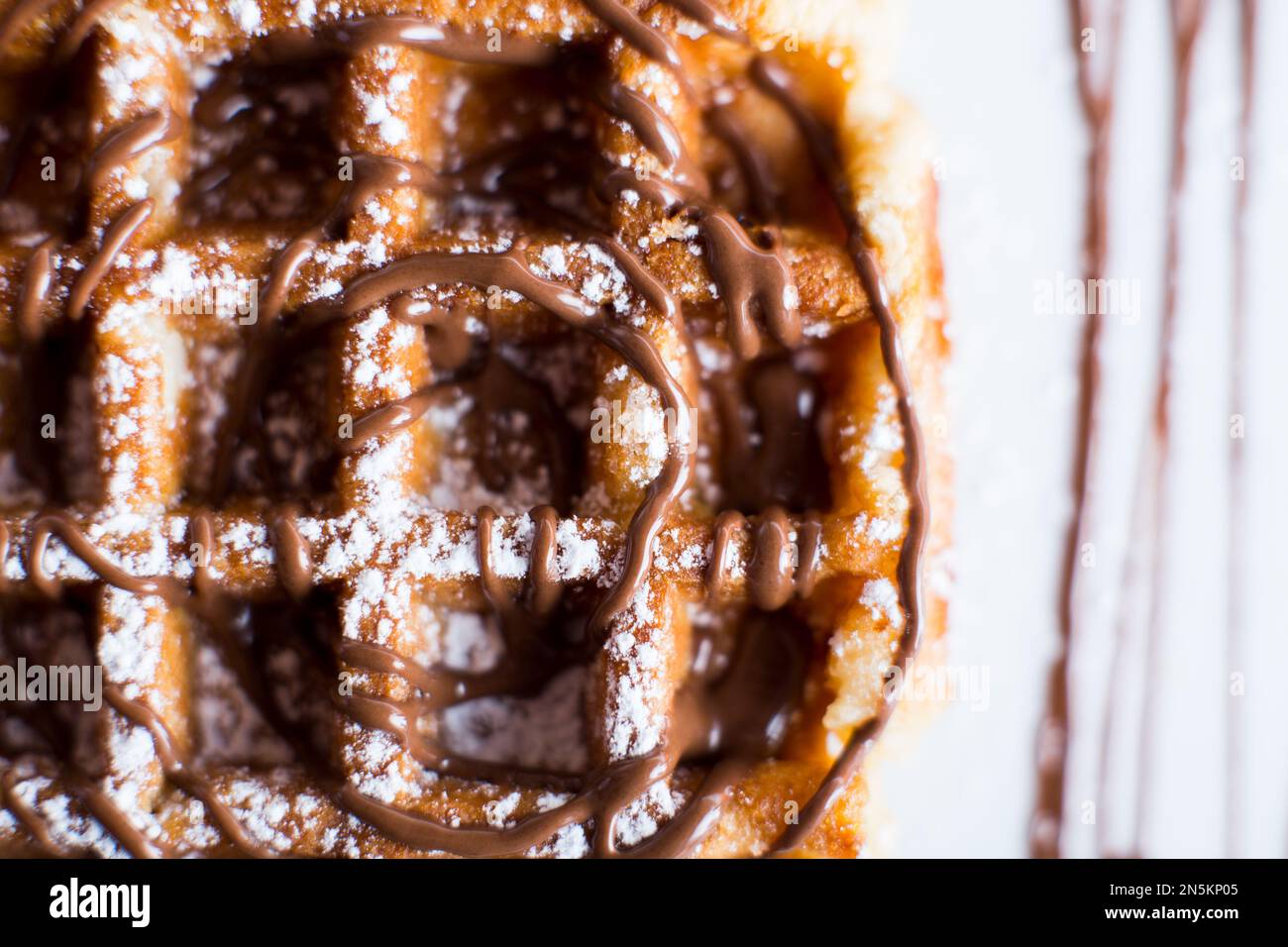 Una cialda, citata anche con le parole straniere cialda, cialda, cialda ...